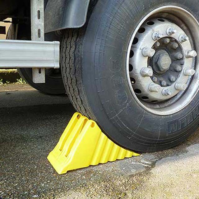 Cale Roue pour Camions et Semi-Remorques | Himaya Maroc